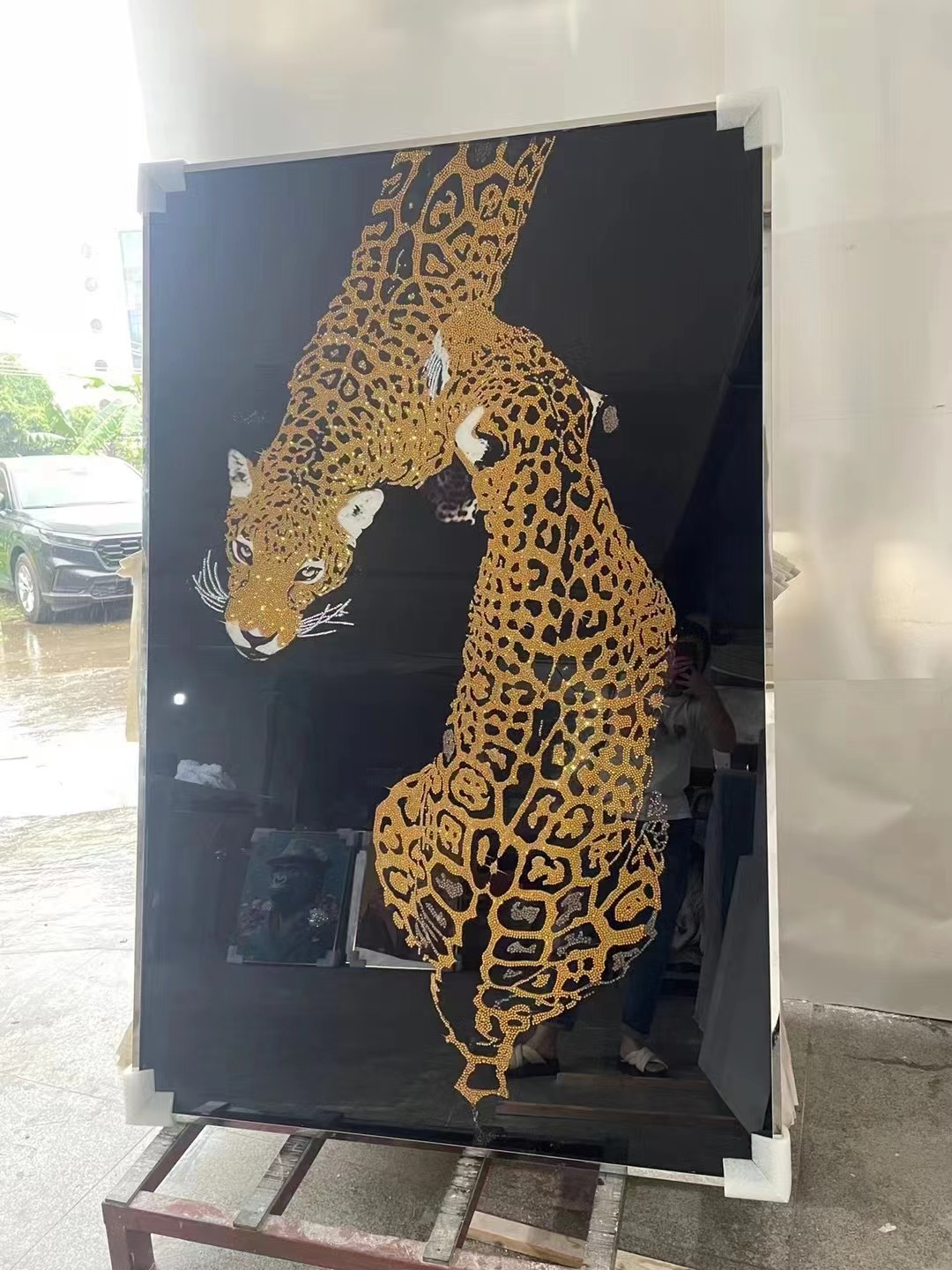 High class glass leopard painting with crystals